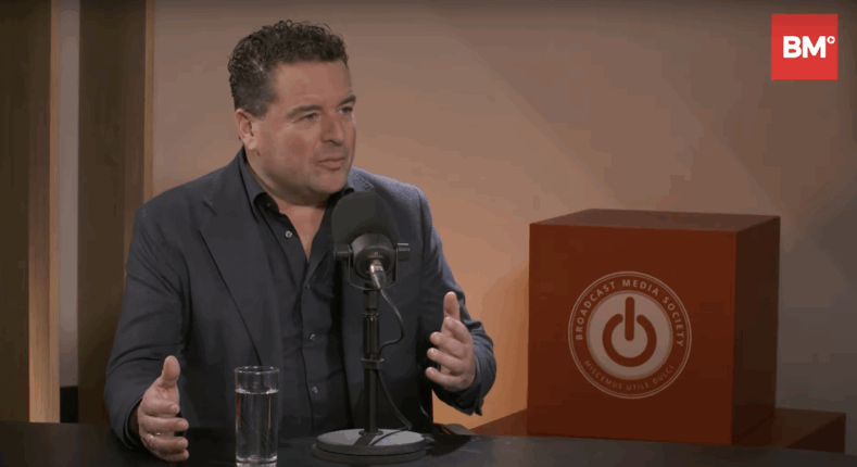 BNR-hoofdredacteur Marc Adriani: "Publieke omroepen zijn te veel met ...