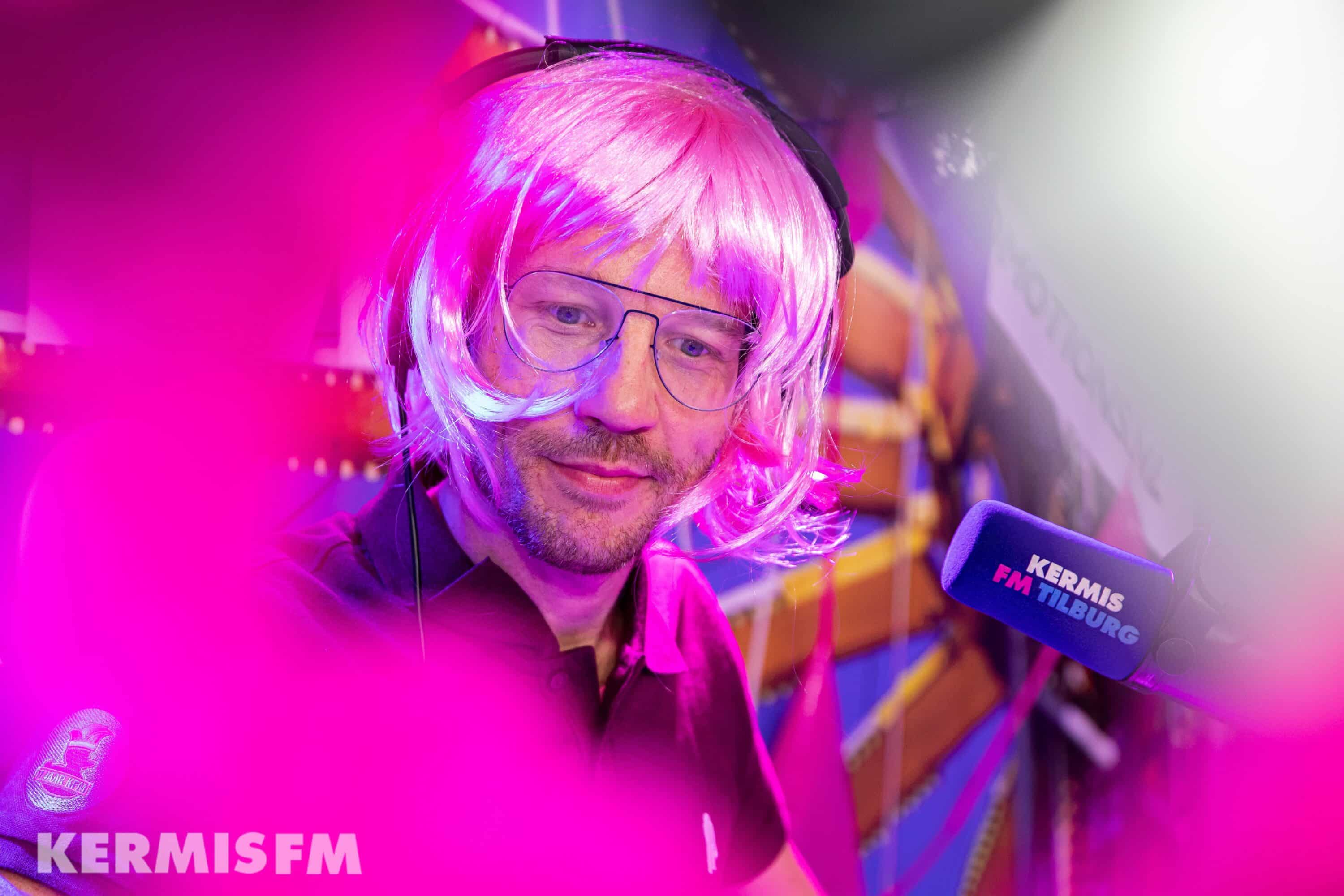Kermis FM maak 121 uur live radio vanaf de Tilburgse Kermis - RadioFreak.nl